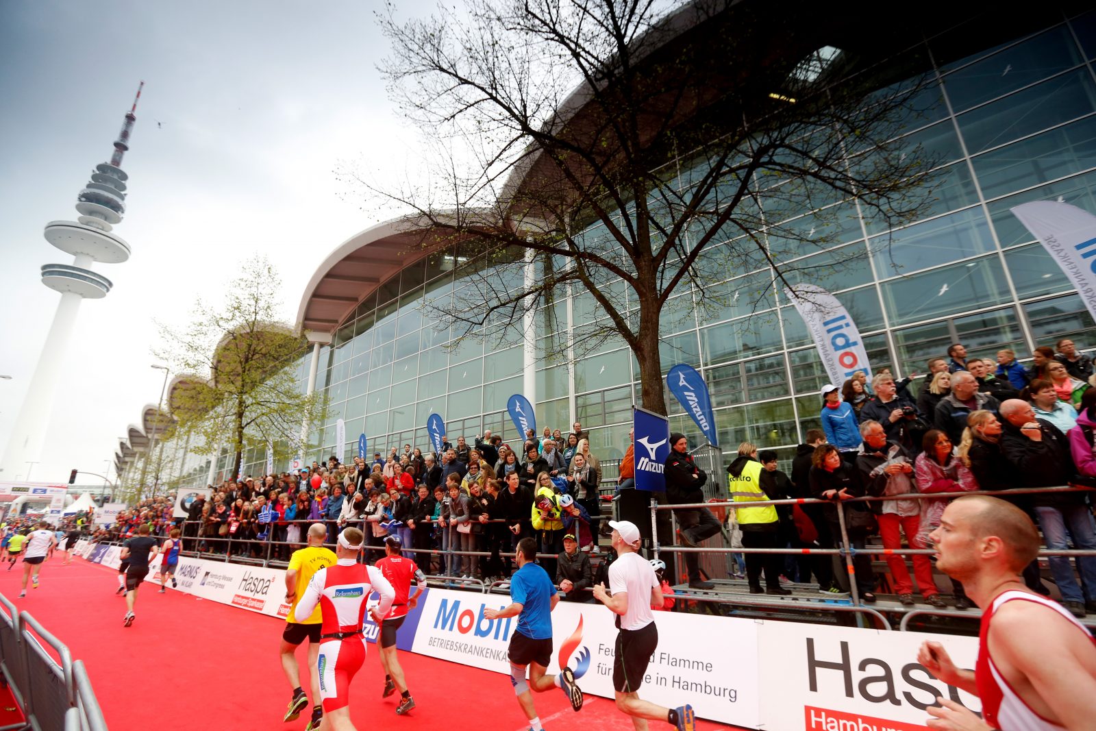 Bleibt am Marathon-Ziel dran! - Haspa Marathon Hamburg