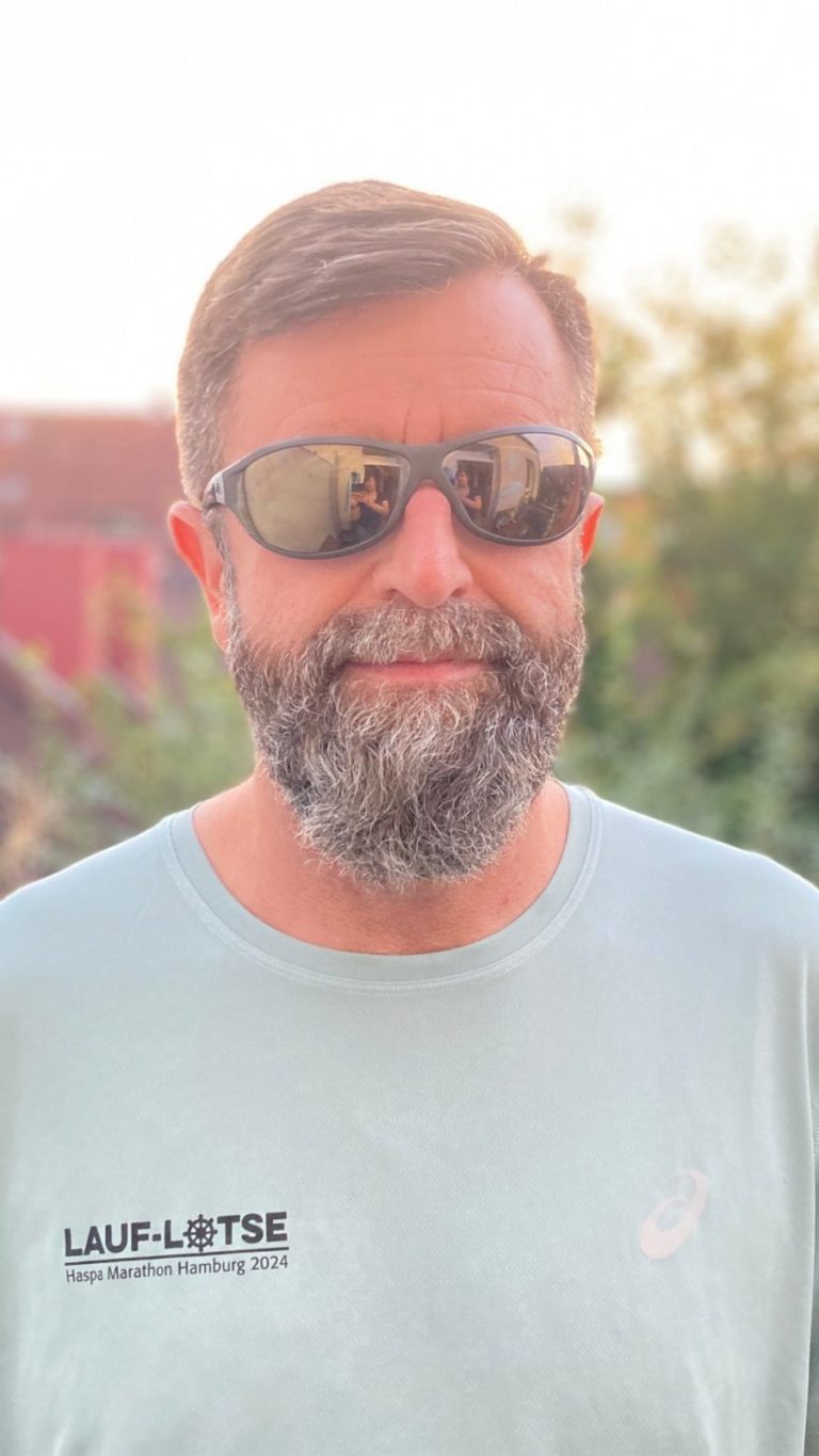 Michael Strelow Lauflotse Haspa Marathon Hamburg 2024 - Haspa Marathon ...